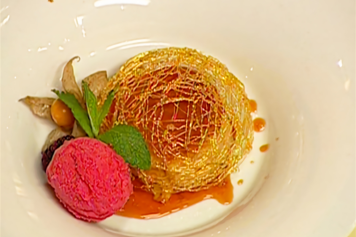 Flan de caramelo y arequipe con Sorbet de Frutos Rojos - El Gourmet
